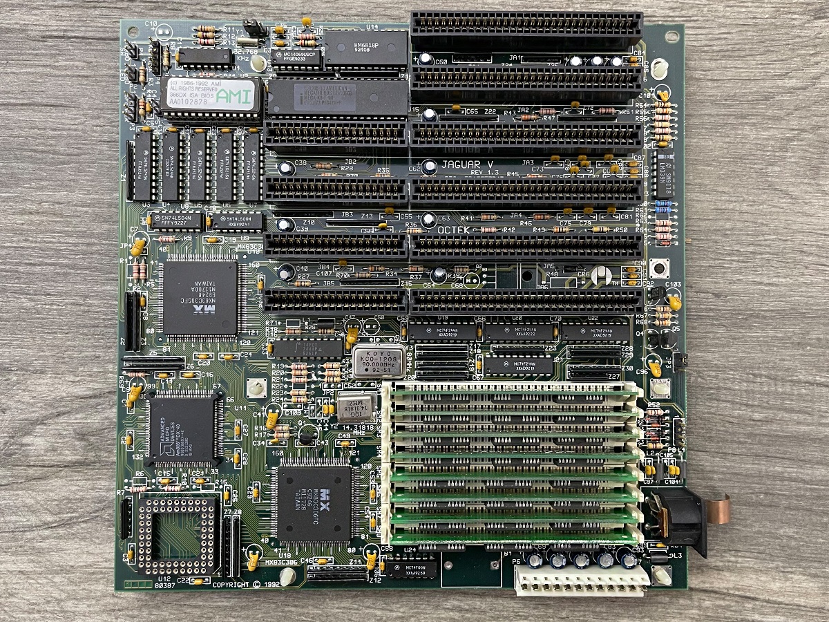 Dusty Voodoo 3dfx - Vobis Highscreen Colani 386 DX-40